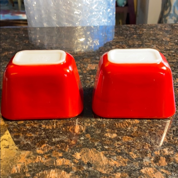 Pyrex | Kitchen | 2 Pyrex Red 5 Glass Storage Containers | Poshmark